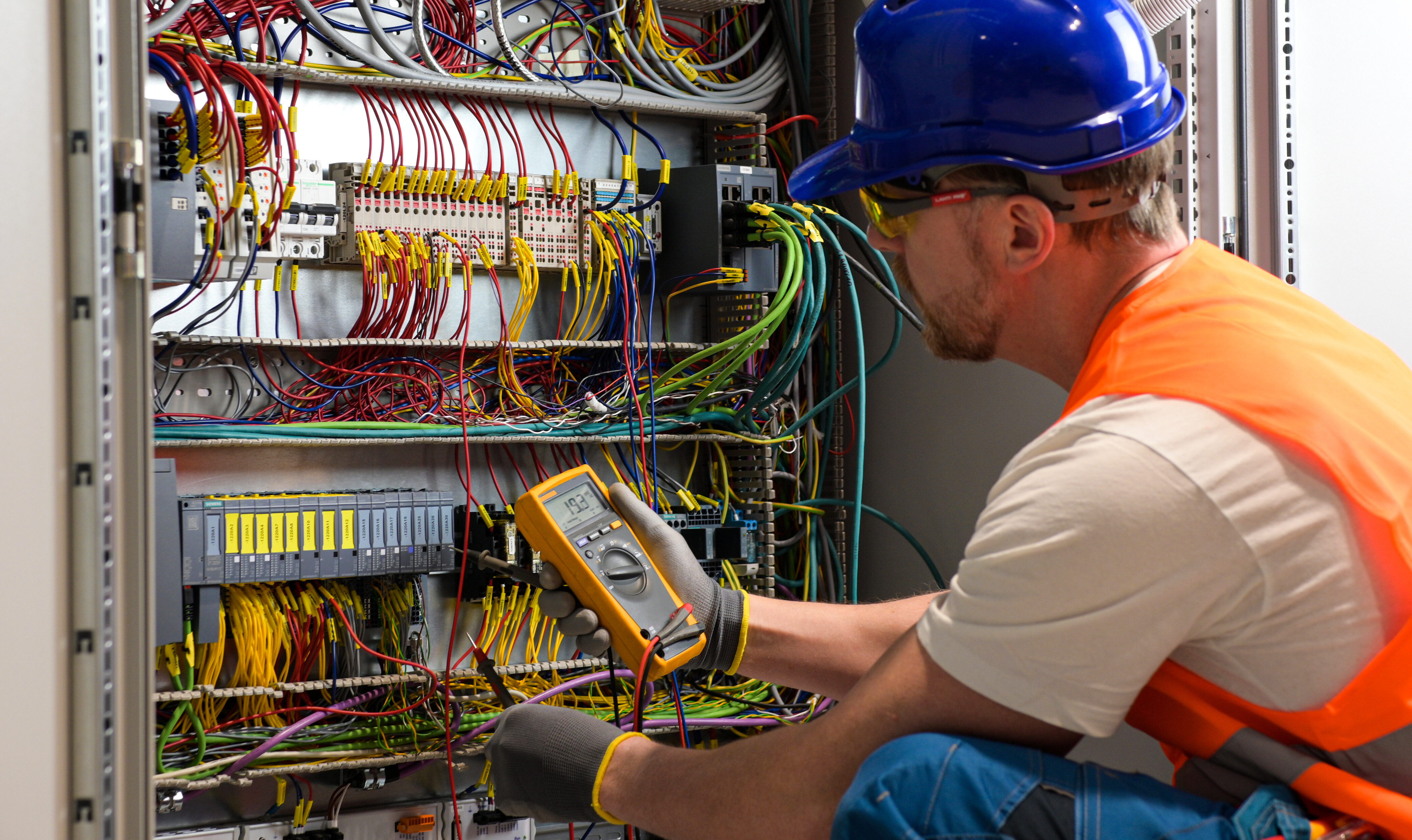 Multimeters explained | Electronic Competence